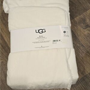 Ugg Avery Throw Blanket For Two